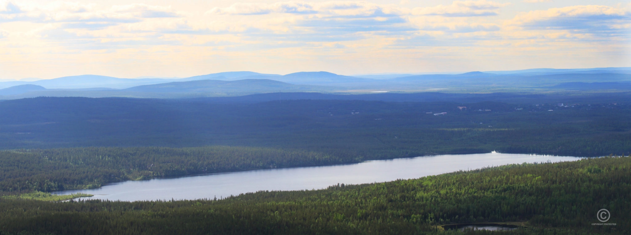 Saariselkä: tunturit sinisessä usvassa - Visual Finland