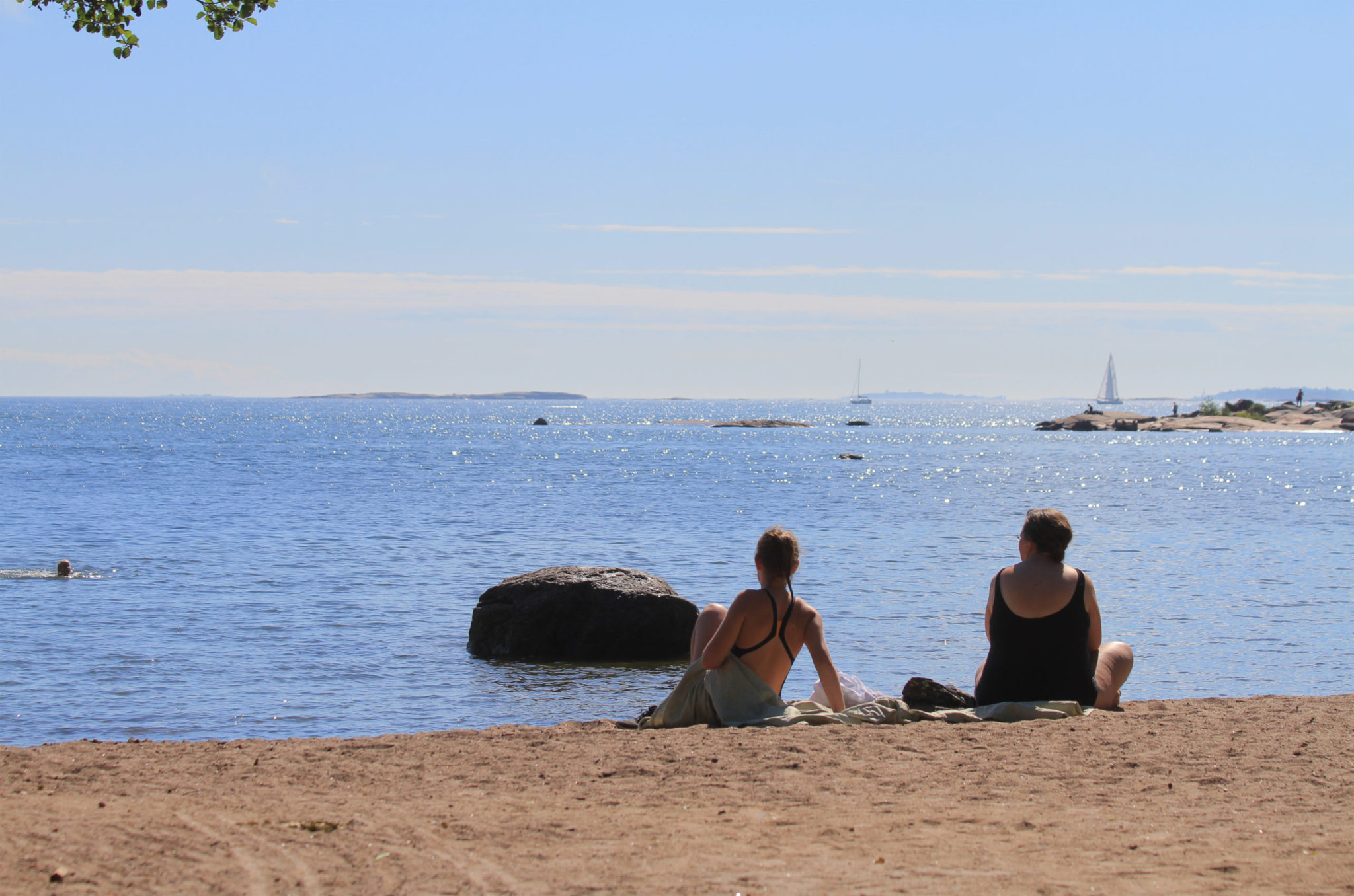 Kuva: Veijarivuoren uimaranta, Vattuniemi, Lauttasaari - Visual Finland